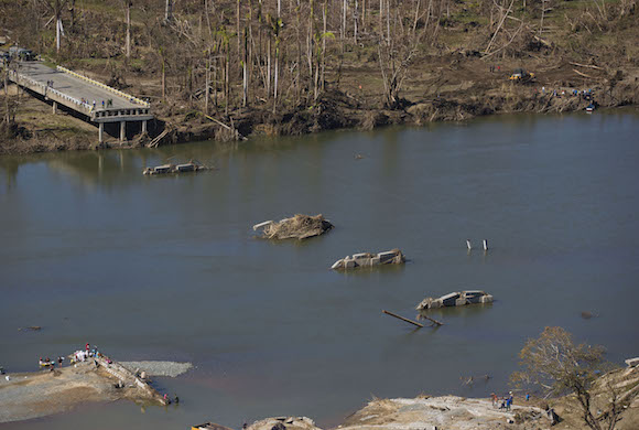 Periódico de la provincia de Guantánamo | Y la vida continúa su paso ...